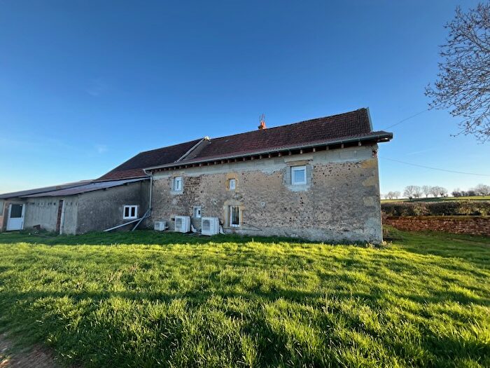 Maison à vendre - Saint-Christophe-en-Brionnais - 8 pièces - 5 chambres