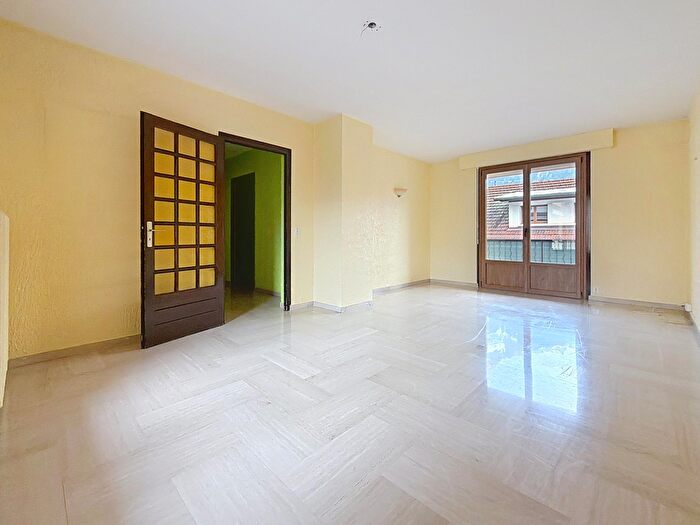 Appartement à vendre - Sallanches, Centre-ville - 5 pièces - 3 chambres