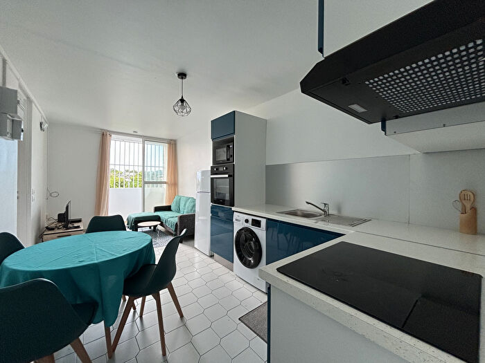 Appartement à vendre - Pointe-à-Pitre - 4 pièces - 3 chambres