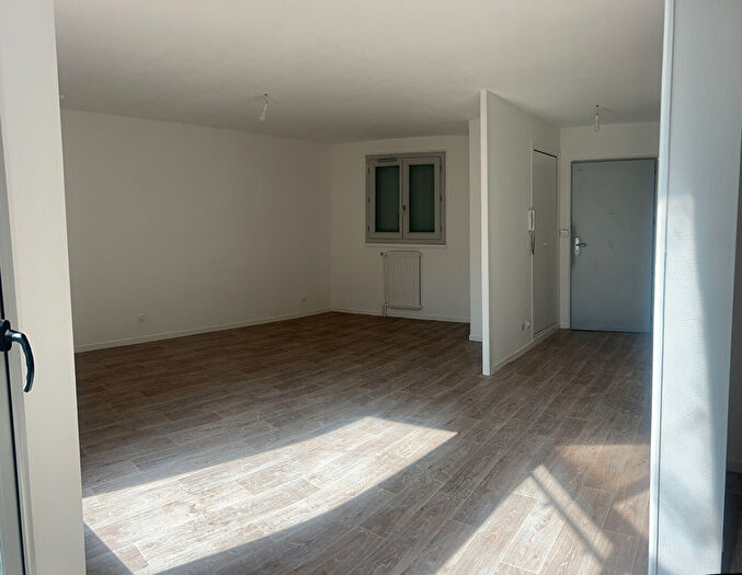 Appartement 4 pièces à louer à Rive-de-Gier, Centre-ville, Baldeyrou, République