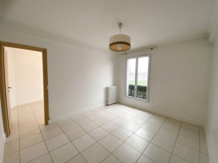 Appartement à louer - Courbevoie, Marceau République - 2 pièces - 1 chambre