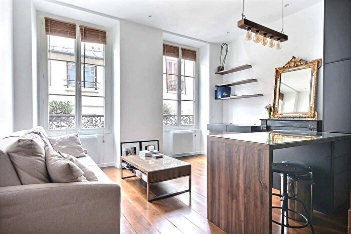 Appartement à louer - Montorgueil-Saint Denis, Paris ème arrondissement - 1 pièce