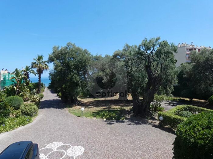 Appartement 3 pièces à vendre à Roquebrune-Cap-Martin, Carnolès, Gare, Cap Azur