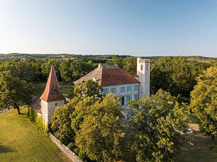 Valprionde : Maison 10 pièces à vendre