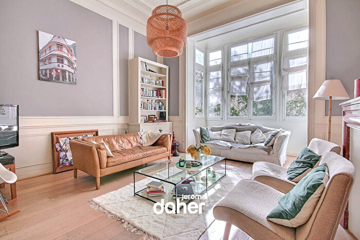 Appartement à vendre - Marseille e , Castellane - 5 pièces - 4 chambres