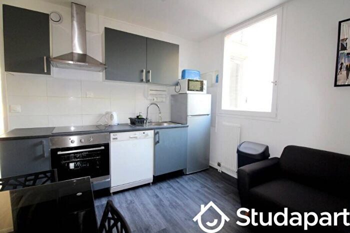 Appartement à louer - Les Linandes, Cergy - 1 pièce - 4 chambres