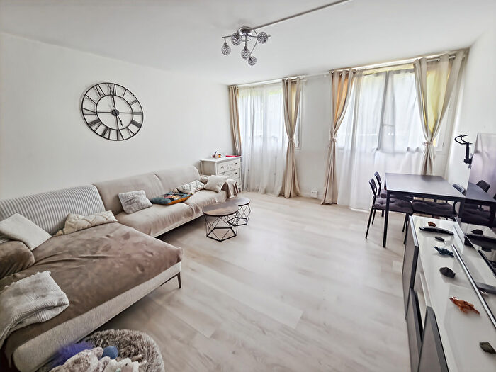 Appartement 3 pièces à Jouy-en-Josas, à vendre