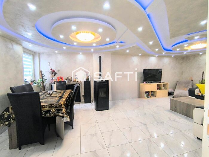 Maison à vendre - Longeville-lès-Saint-Avold - 9 pièces - 5 chambres