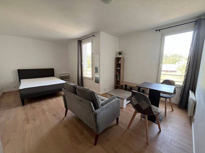 Appartement 1 pièce à Parc des Sports, Savigny-le-Temple, à louer