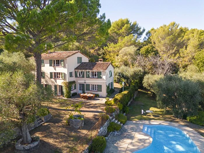 Maison à vendre - Grasse, Saint-Jacques - 7 pièces - 5 chambres