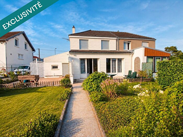 Maison 6 pièces à Warcq, à vendre