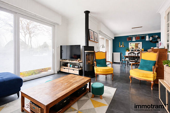 Maison à vendre - Wasquehal - 5 pièces - 4 chambres