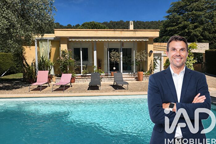 Maison à vendre - Carnoux-en-Provence - 5 pièces - 4 chambres