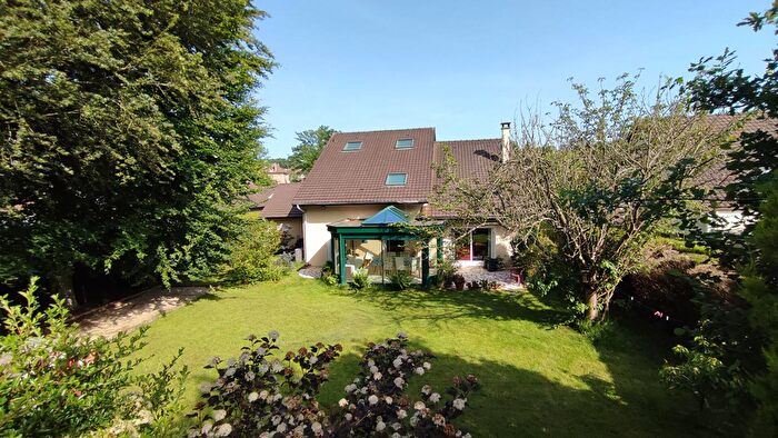 Maison 8 pièces à Rochefort-en-Yvelines, à vendre