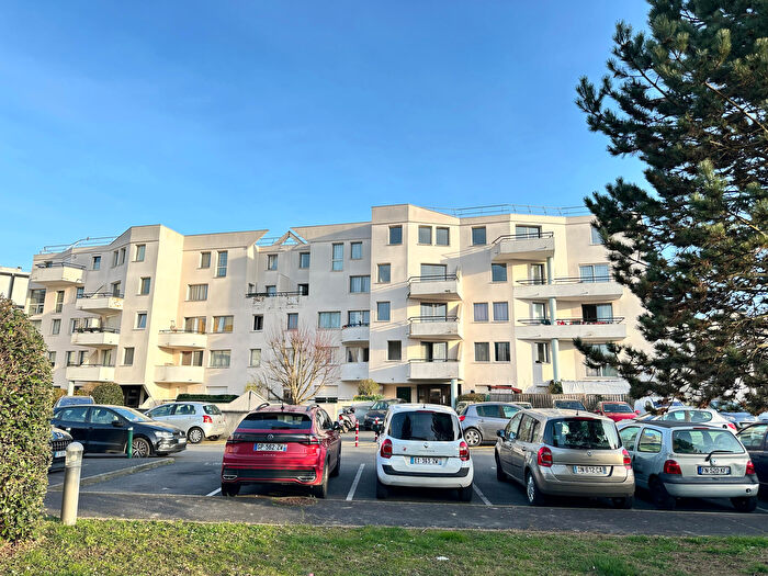 Appartement 1 pièce à vendre - Évry, Les Pyramides