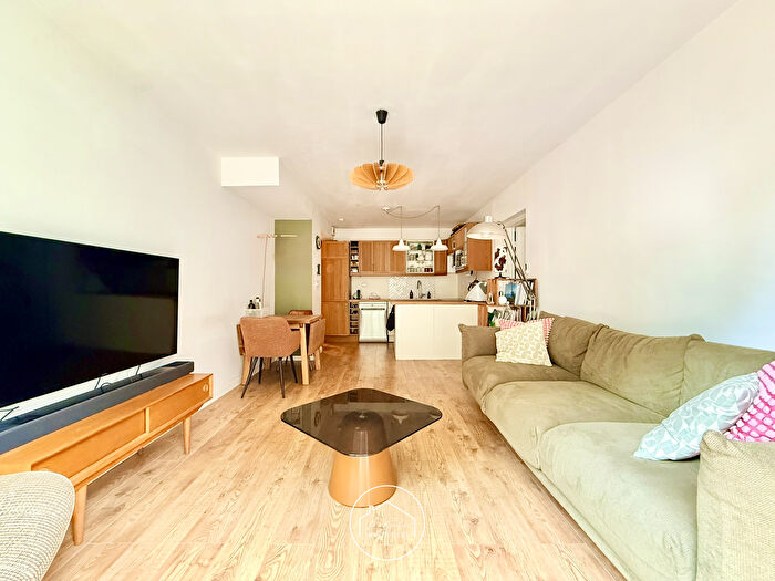 Appartement à vendre - Marseille e , Saint-Barnabé - 3 pièces - 2 chambres