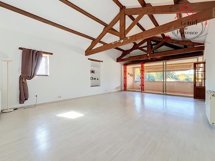 Maison 4 pièces à louer à Orange, Colline, Etang