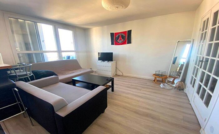 Appartement à louer - Vendome Cesar Franck, Fontenay-le-Fleury - 1 pièce