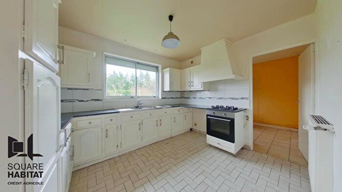 Maison à louer - Dangé-Saint-Romain - 4 pièces - 2 chambres