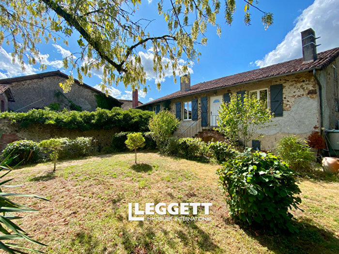 Maison à vendre - Rochechouart - 10 pièces - 6 chambres