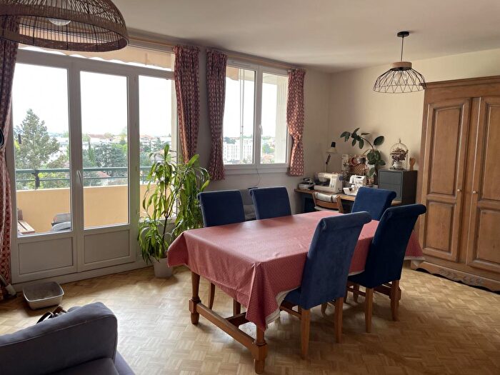 Appartement à vendre - Bron, Le Terraillon - 3 pièces - 2 chambres