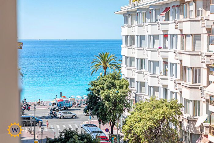 Appartement 2 pièces à Nice, Carré d'or, à vendre