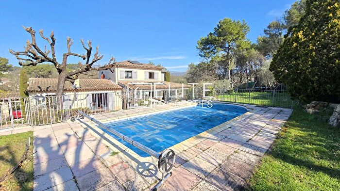 Maison à vendre - Mouans-Sartoux - 6 pièces - 5 chambres