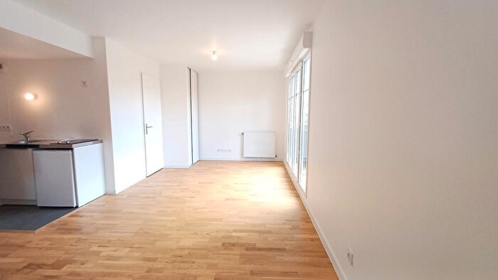 Voisins-le-Bretonneux : Appartement 1 pièce à louer