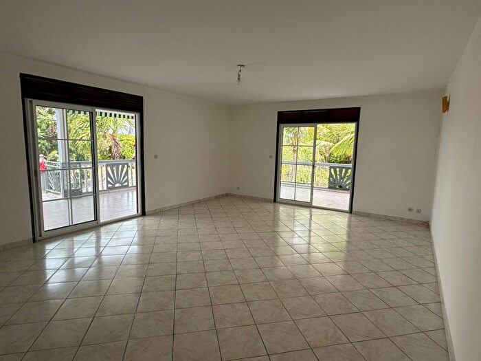 Le Gosier : Appartement 4 pièces à louer