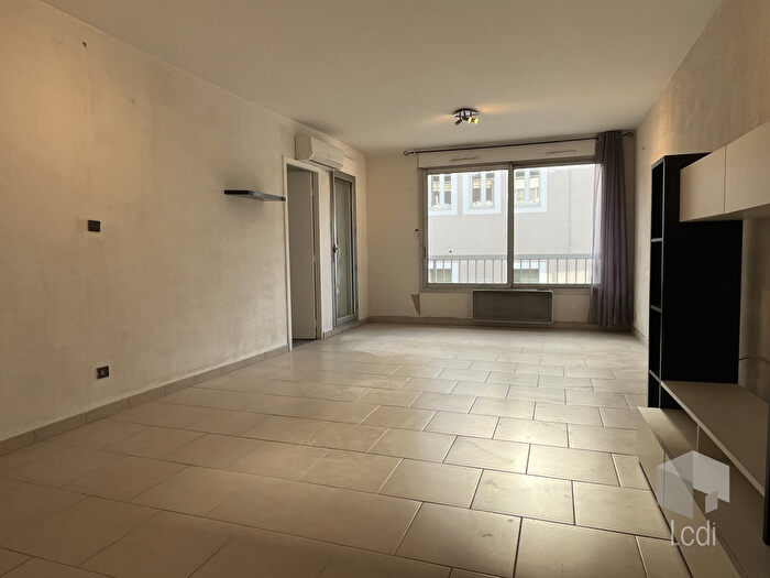 Appartement à vendre - Le Teil - 3 pièces - 2 chambres