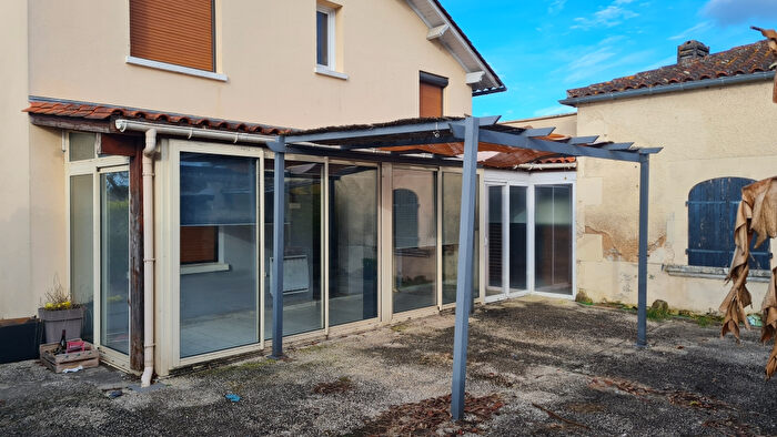 Maison à vendre - Jarnac - 11 pièces - 5 chambres