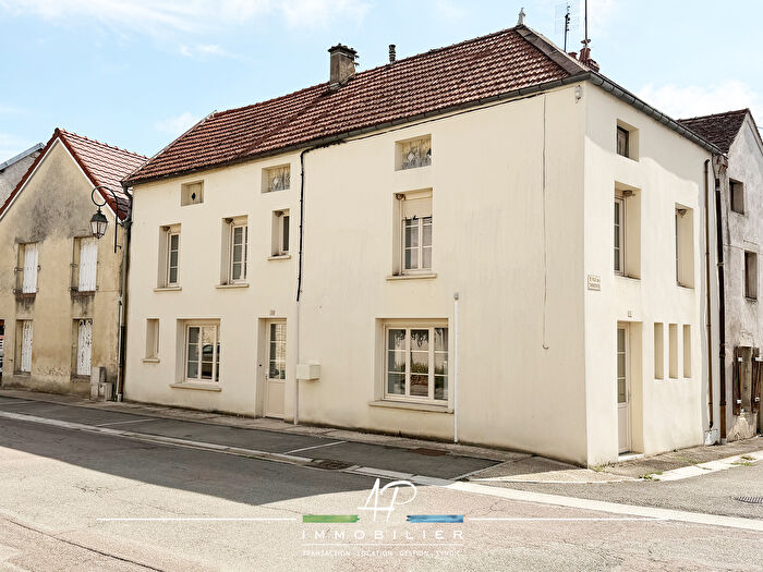 Maison 4 pièces à Til-Châtel, à vendre