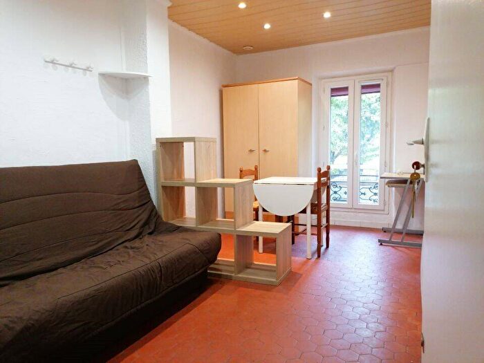 Appartement à louer - Les Aires-Notre Dame, Gardanne - 1 pièce