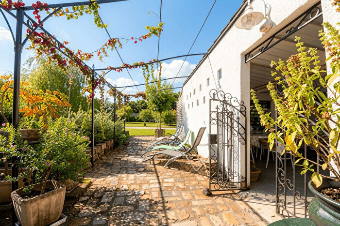 Avril-sur-Loire : Maison 6 pièces à vendre