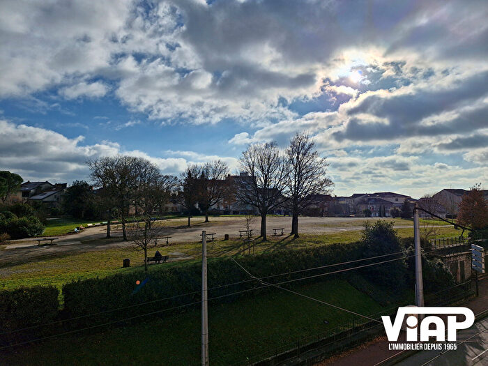 Appartement à louer - Limoges, Centre-ville, Hôtel de Ville, Emailleurs - 3 pièces - 2 chambres