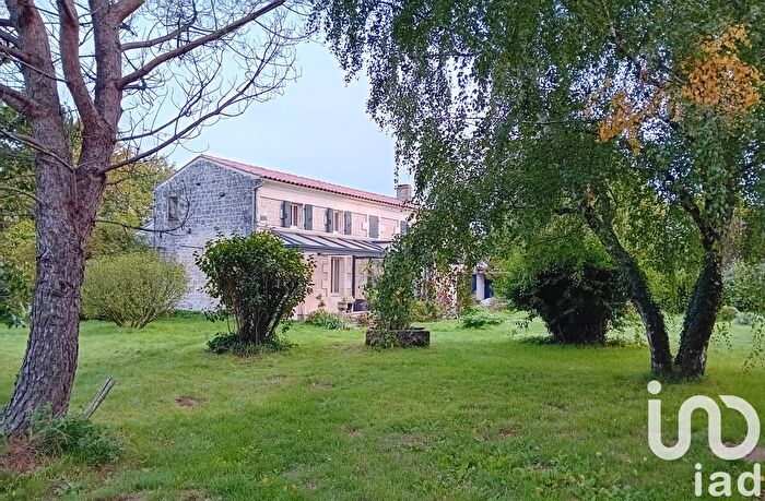 Maison à vendre - Plassay - 8 pièces - 4 chambres