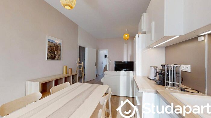 Appartement à louer - Saint-Cyprien, Toulouse - 1 pièce - 2 chambres