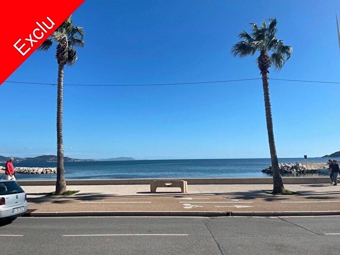 Appartement à louer - Hôpital, La Ciotat - 2 pièces - 1 chambre