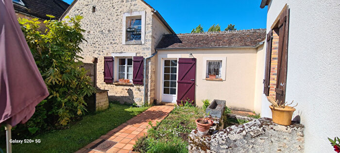 Maison 8 pièces à Poligny, à vendre