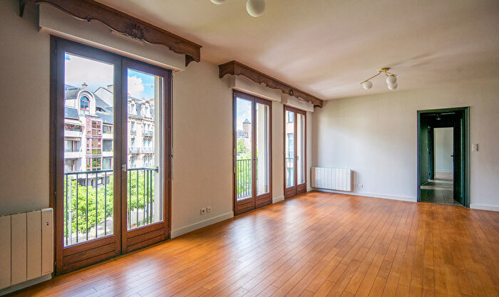 Maisons à vendre et appartements à louer - 3