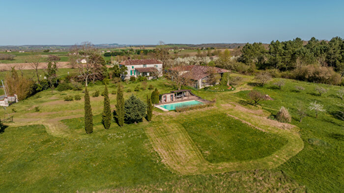 Maison à vendre - Villeneuve-sur-Lot, Zone rurale Nord - 5 pièces - 4 chambres