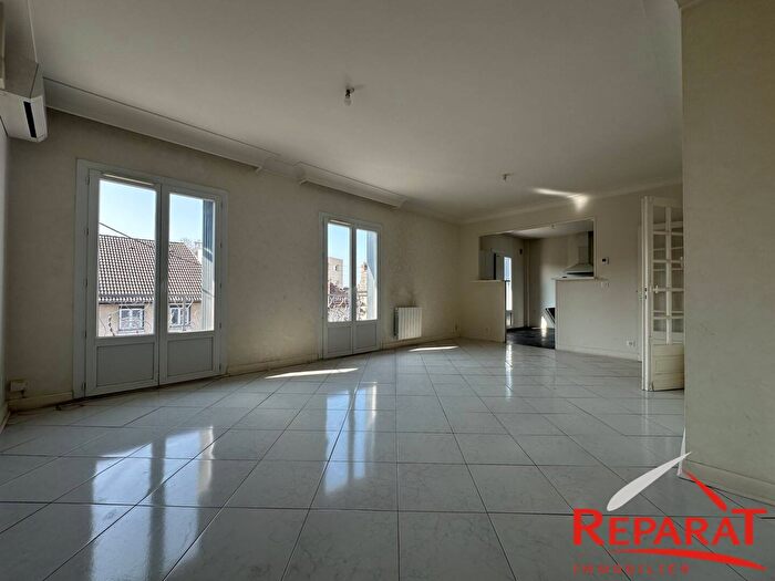 Appartement à louer - Brive-la-Gaillarde - 3 pièces - 2 chambres