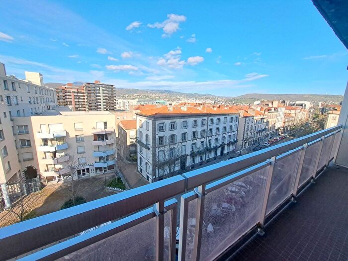 Appartement à louer - Ballainvilliers, Clermont-Ferrand - 3 pièces - 2 chambres