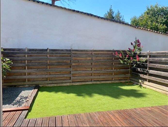 Maison à louer - Cailloux-sur-Fontaines - 4 pièces - 3 chambres