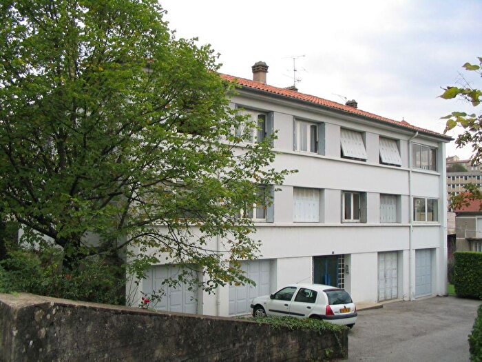 Appartement à louer - Privas - 4 pièces - 2 chambres