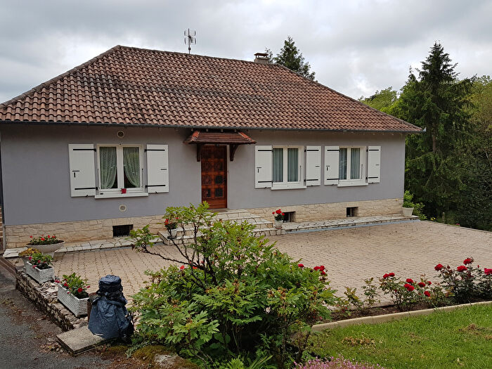 Maison à vendre - Thenon - 6 pièces - 5 chambres