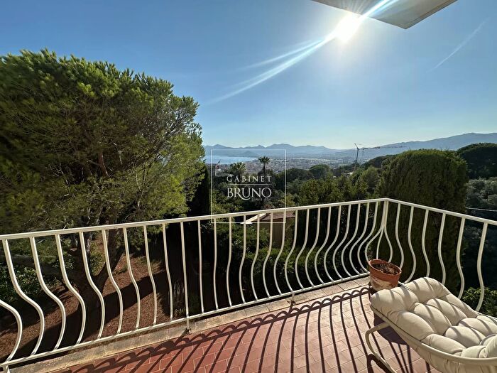 Cannes, Croix des Gardes - Appartement 3 pièces à louer