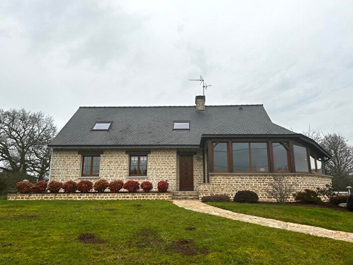 Maison à vendre - La Lande-dAirou - 5 pièces - 4 chambres