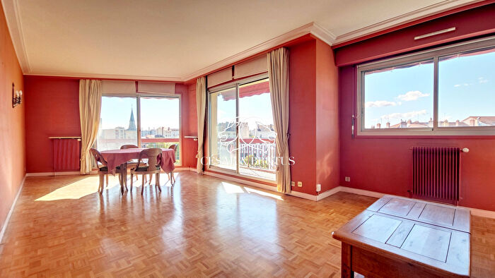 Appartement 5 pièces à Villeurbanne, Perrallière, à vendre