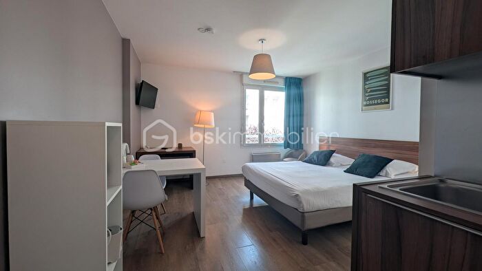 Appartement à vendre - Pau, Le Hameau - 1 pièce